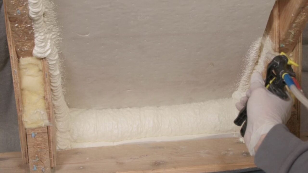 Cold bridge insulation - foam kits for solving thermal bridges